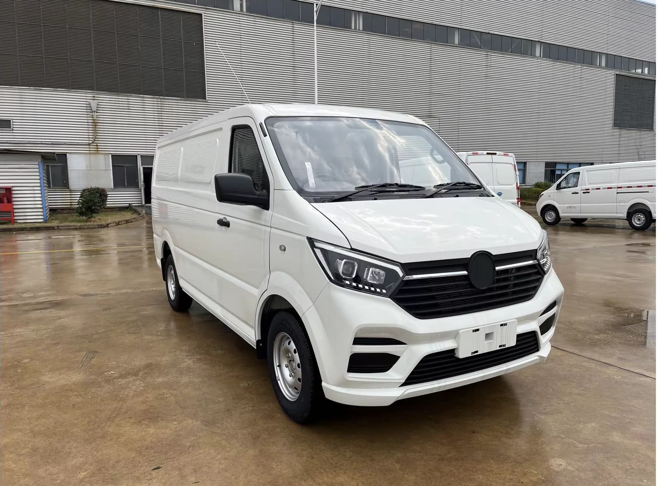 KAMA Fuel-Efficient Mini Van: Power, Space, and Savings in One - KAMA Auto